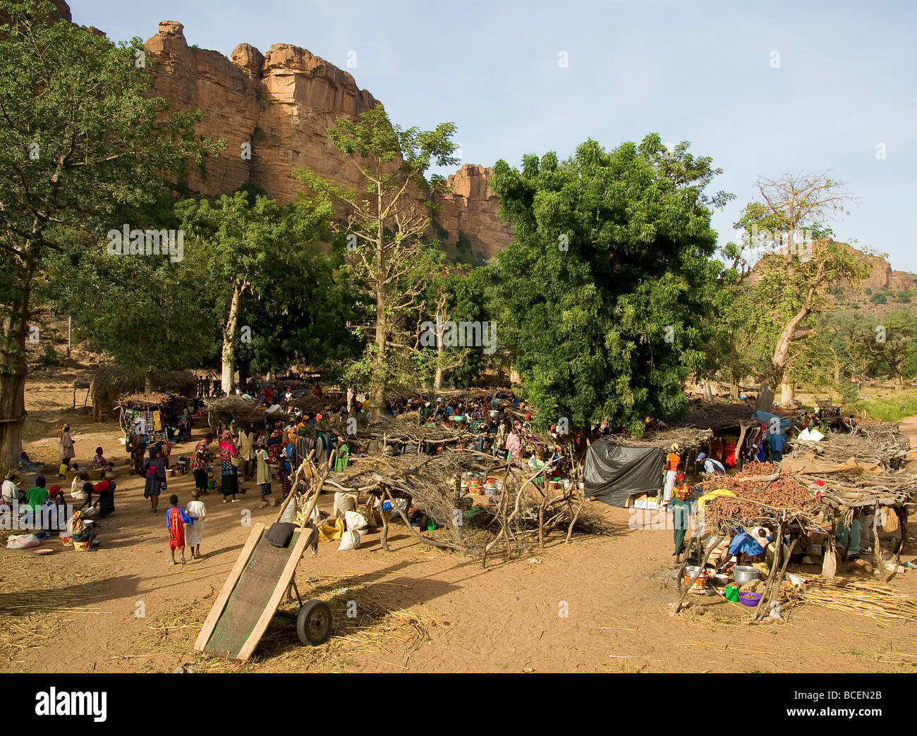 Dogon tribe hi-res stock photography and images - Alamy