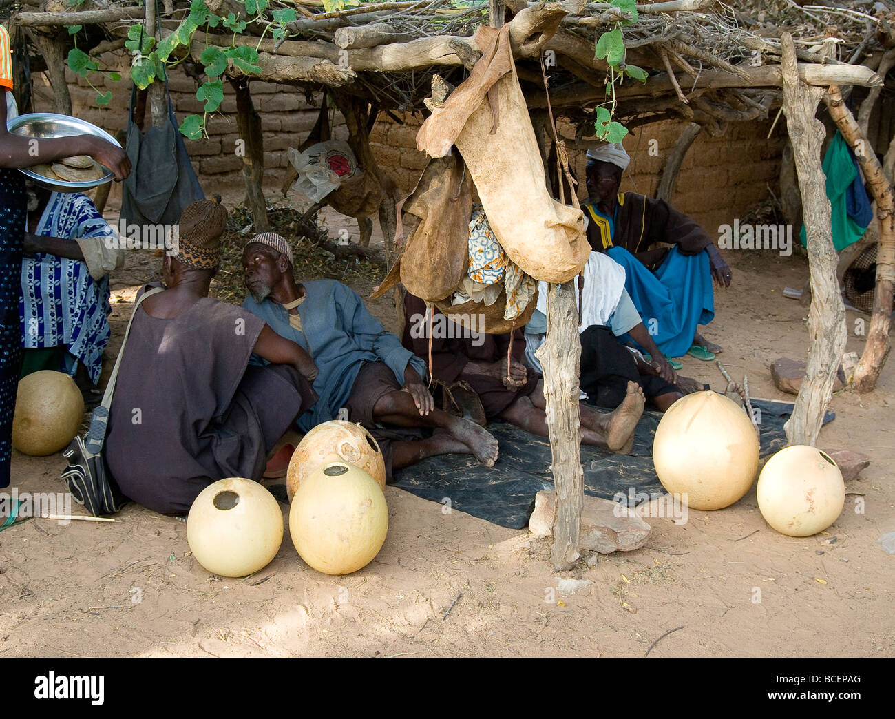 Mali dogon women tribe hi-res stock photography and images - Alamy
