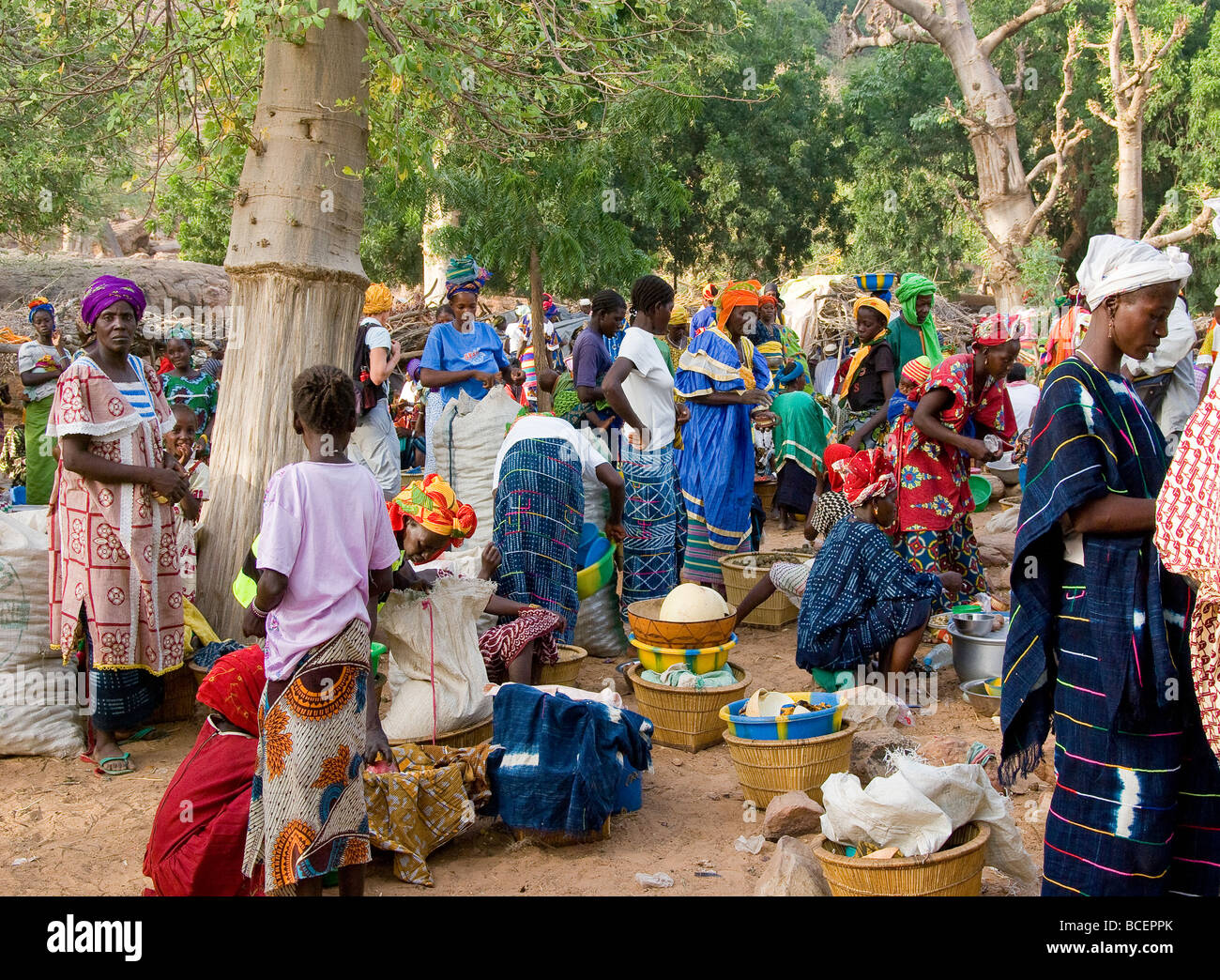 Mali Dogon Women Tribe Stock Photos & Mali Dogon Women Tribe Stock ...