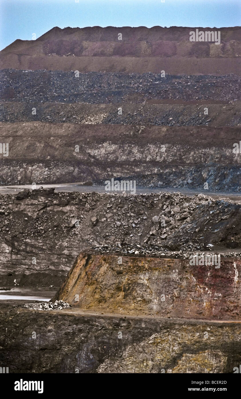 The tiered mining layers of the Super Pit an enormous gold mine Stock ...