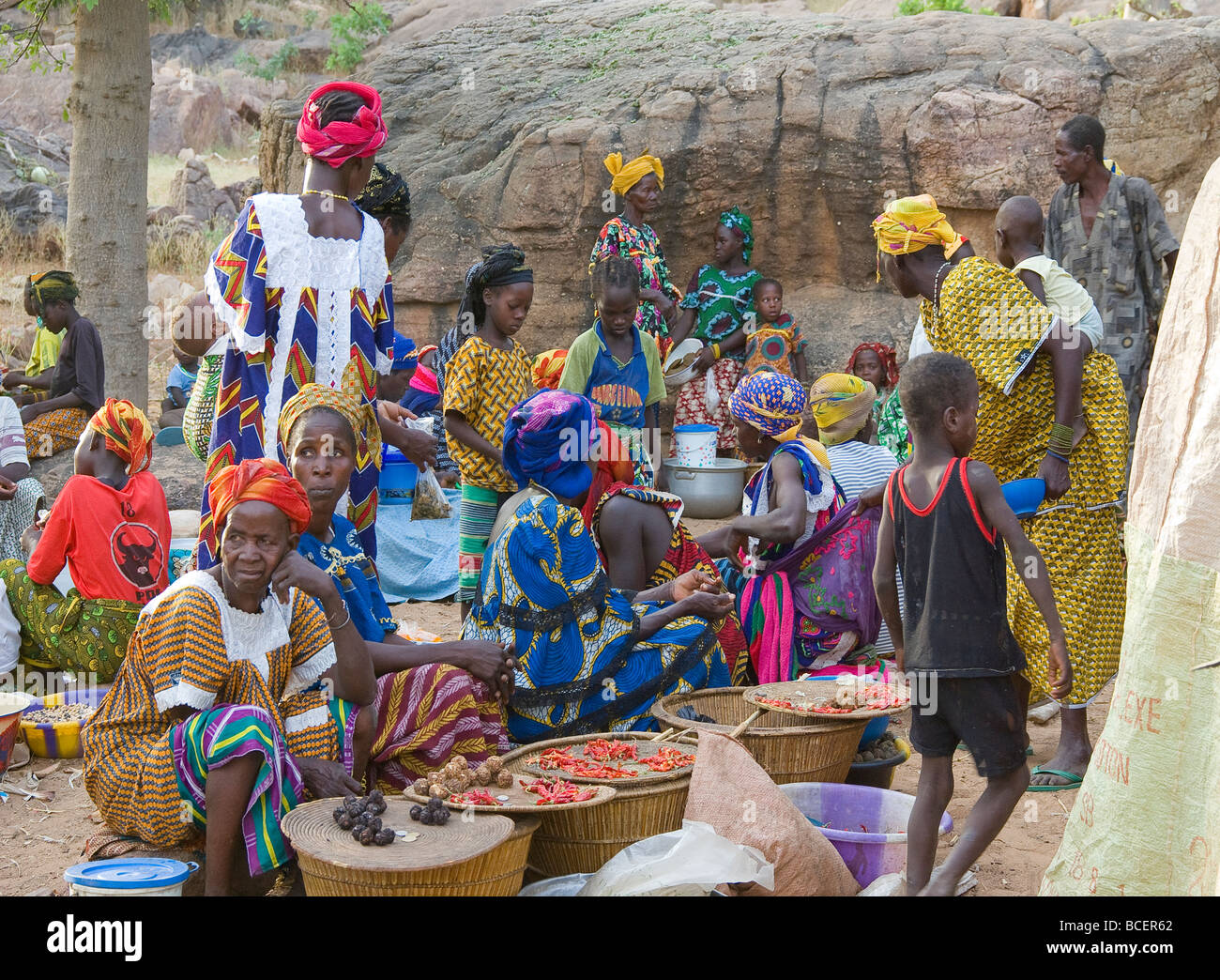 Mali Dogon Women Tribe Stock Photos & Mali Dogon Women Tribe Stock ...