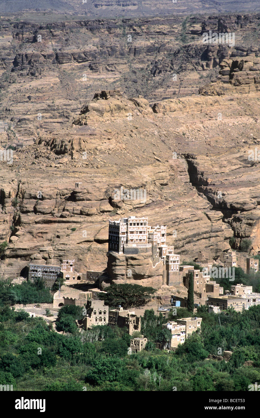 yemen View of the Wadi Dhar Stock Photo - Alamy