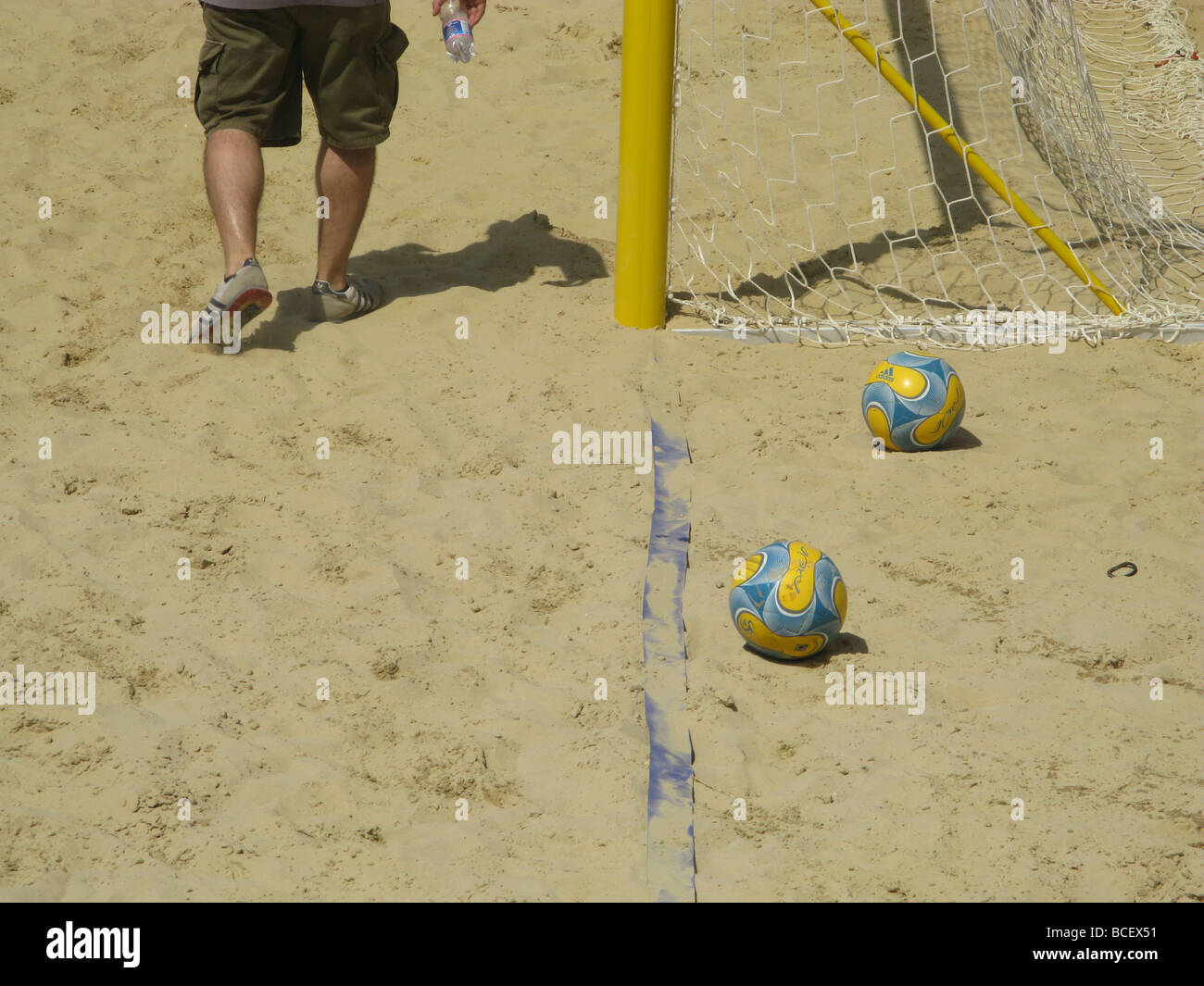 Team walk off hi-res stock photography and images - Alamy