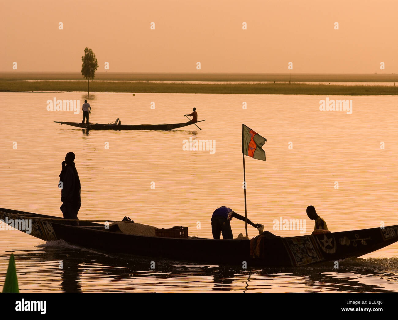 Mali. Sahel. Niger River. Port of Moptí. Traditionals boats. Transport ...