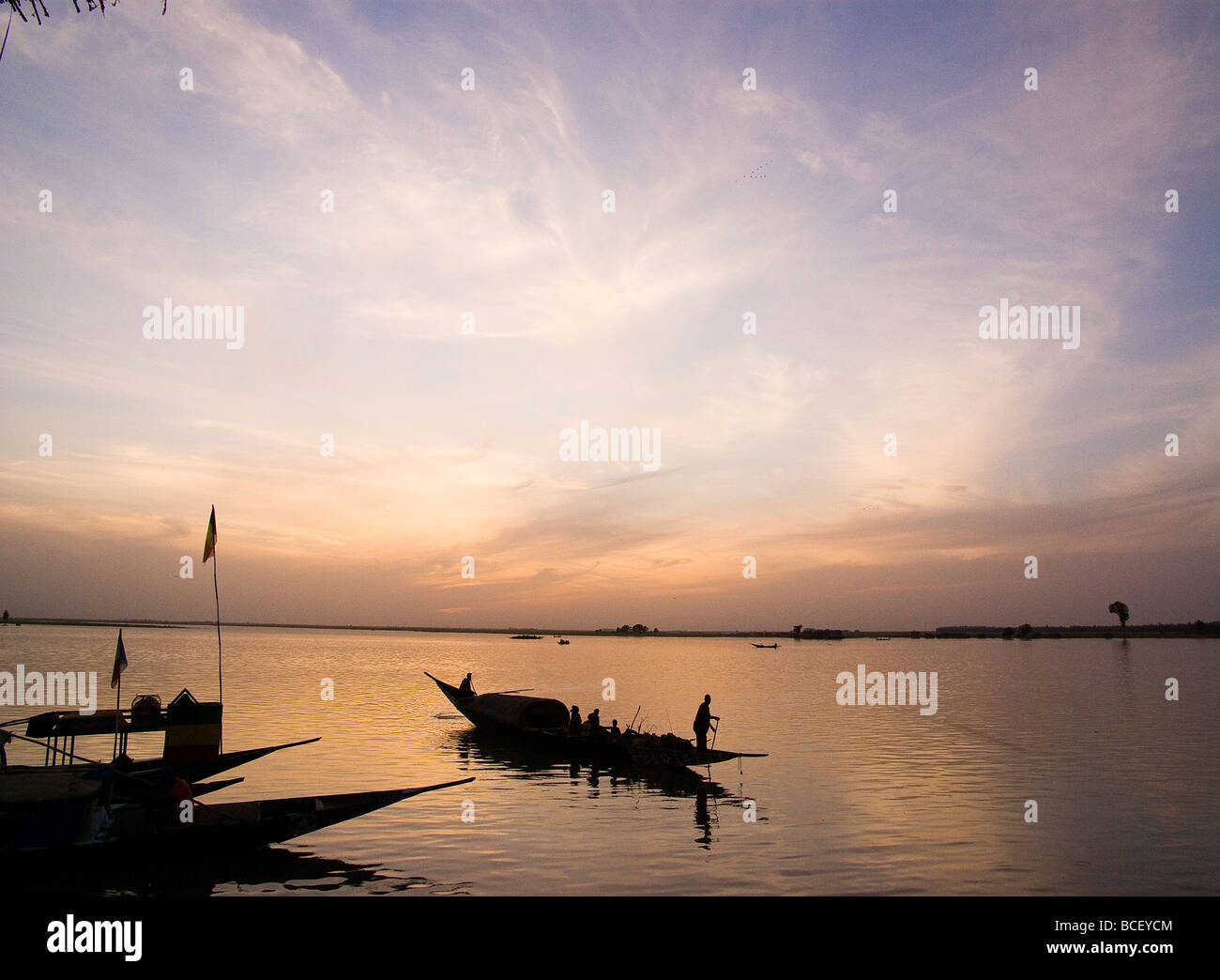 Mali. Sahel. Niger River. Port of Moptí. Traditionals boats. Transport ...