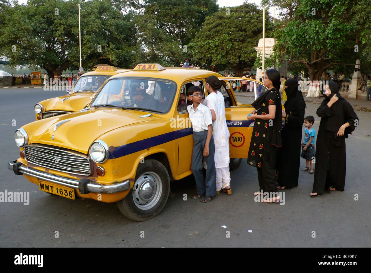 Indian girl calcutta india hi-res stock photography and images - Alamy