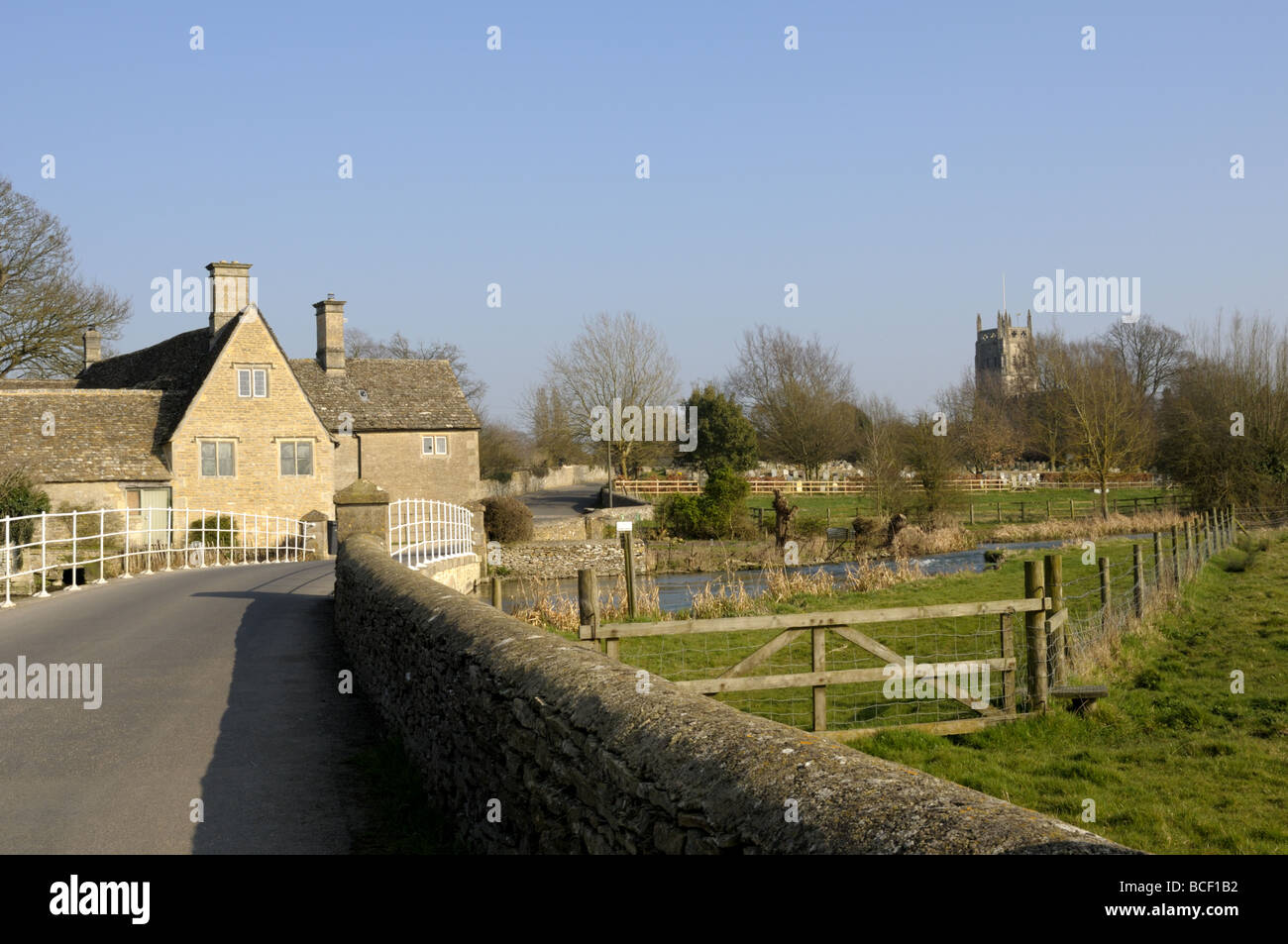 Church cotswolds fairford england hi-res stock photography and images ...