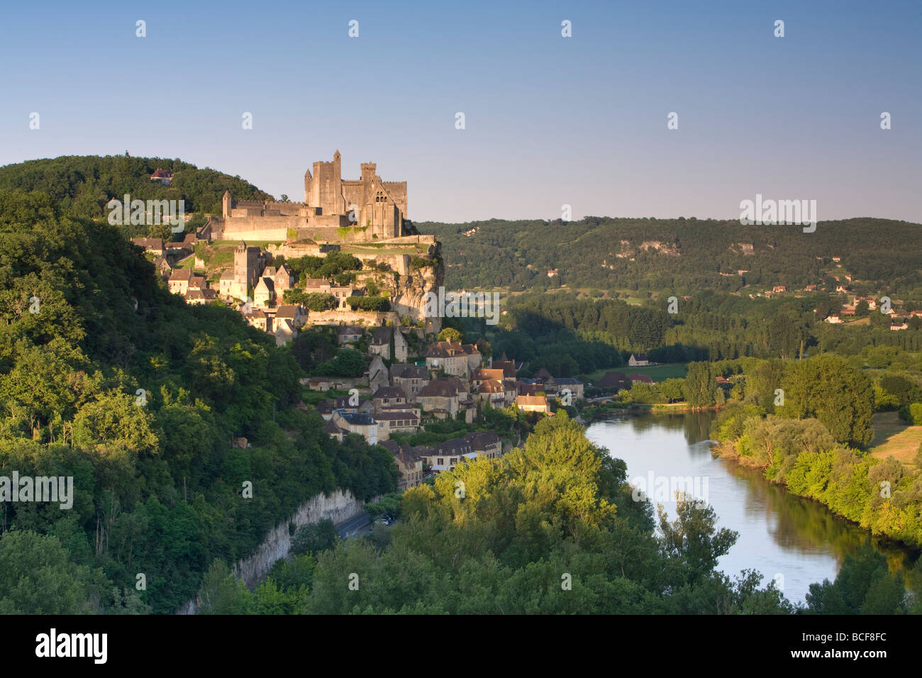Chateau at Beynac-et-Cazenac & Dordogne River, Beynac, Dordogne, France ...