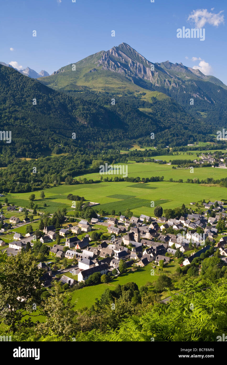 Villages of hautes pyrenees hi-res stock photography and images - Alamy