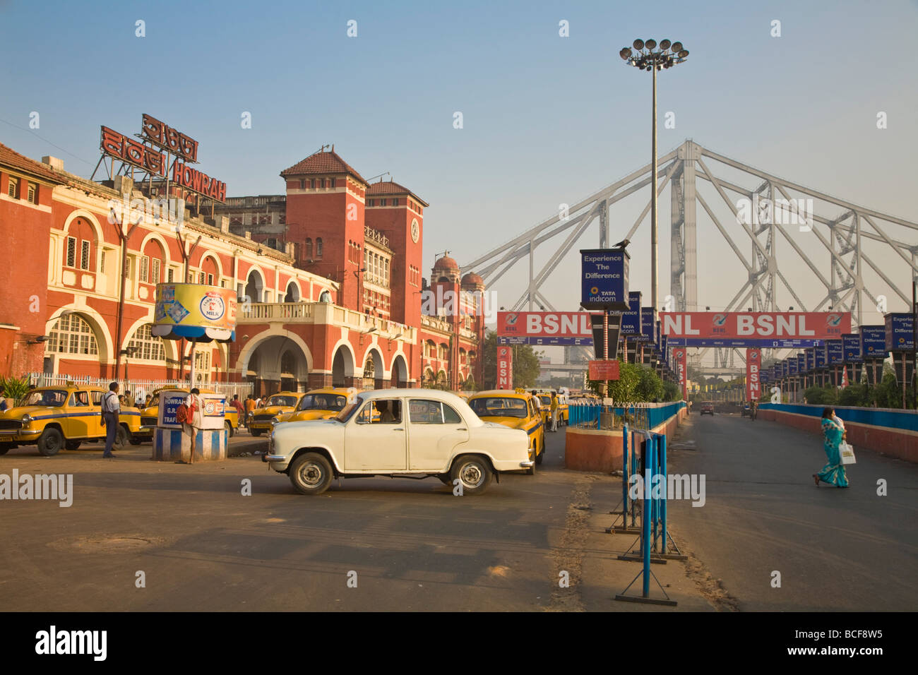 Calcutta kolkata india train station High Resolution Stock Photography ...