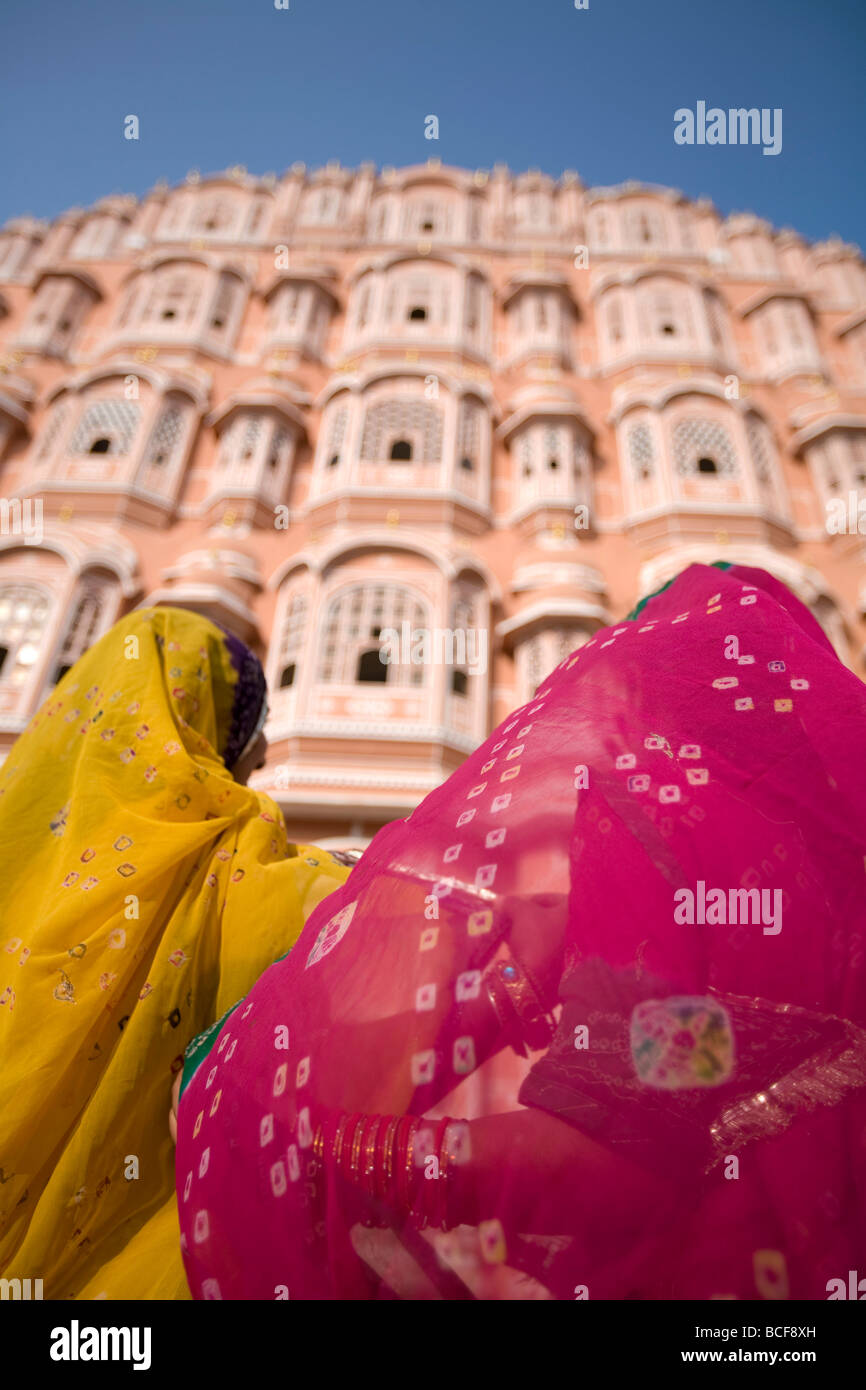 Young Women in Traditional Dress, Palace of the Winds (Hawa Mahal ...