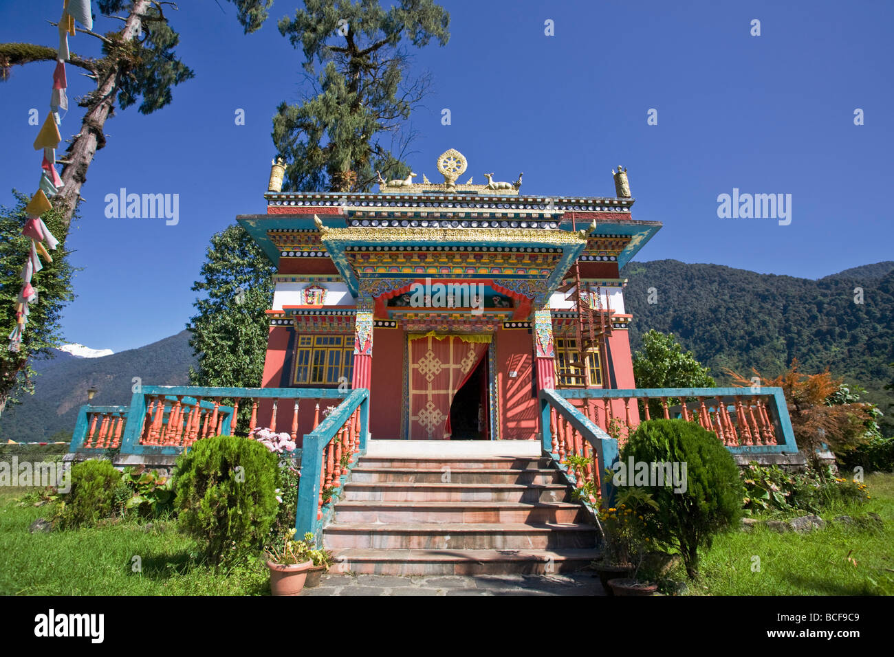 India sikkim yuksom yuksam india hi-res stock photography and images ...