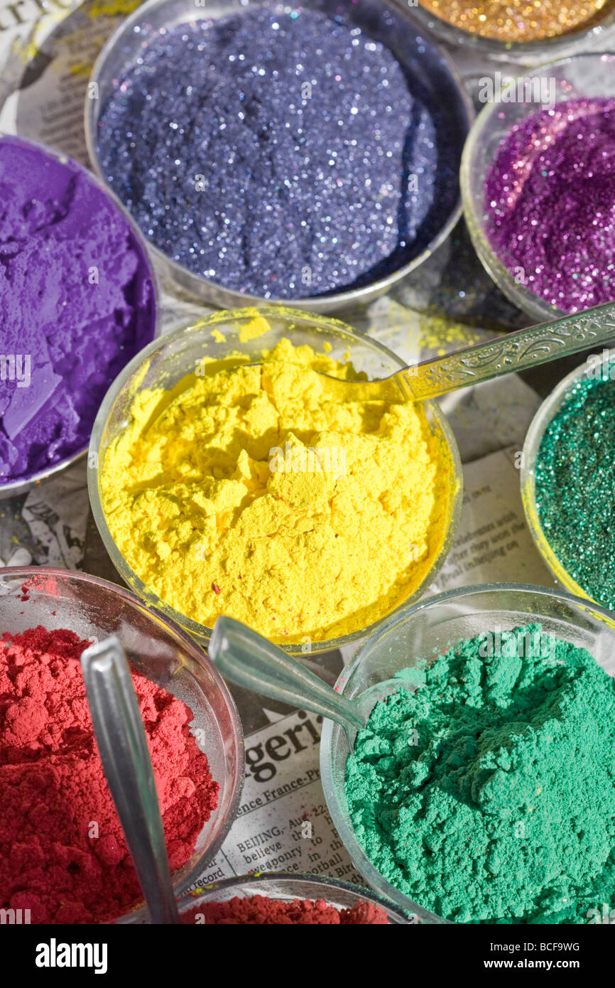 India, West Bengal, Kalimpong, Market, Colourful dyes Stock Photo - Alamy