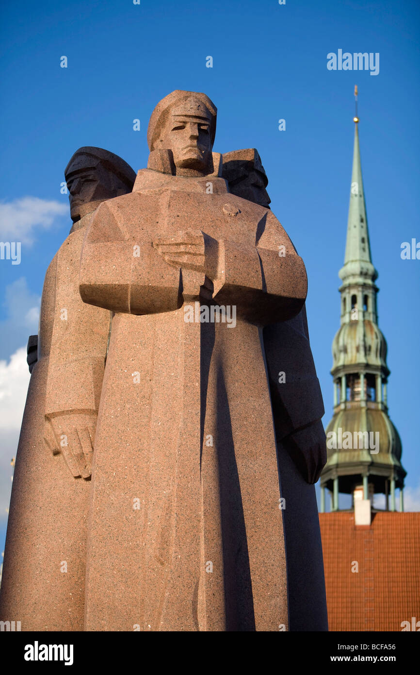 Red riflemen statue hi-res stock photography and images - Alamy