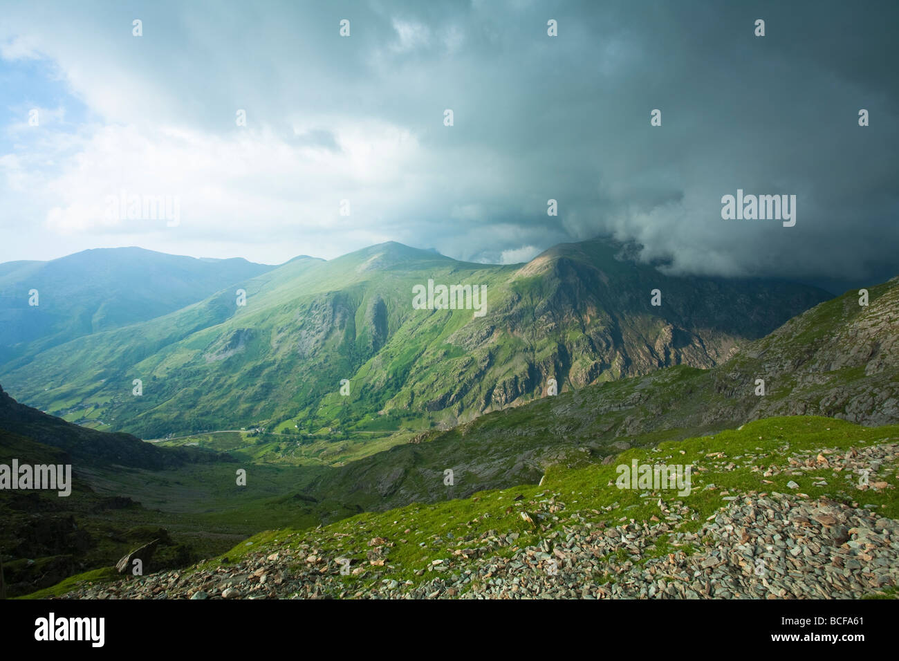 Storm clouds rolling in over Glyder Fawr taken from the Llanberis path ...
