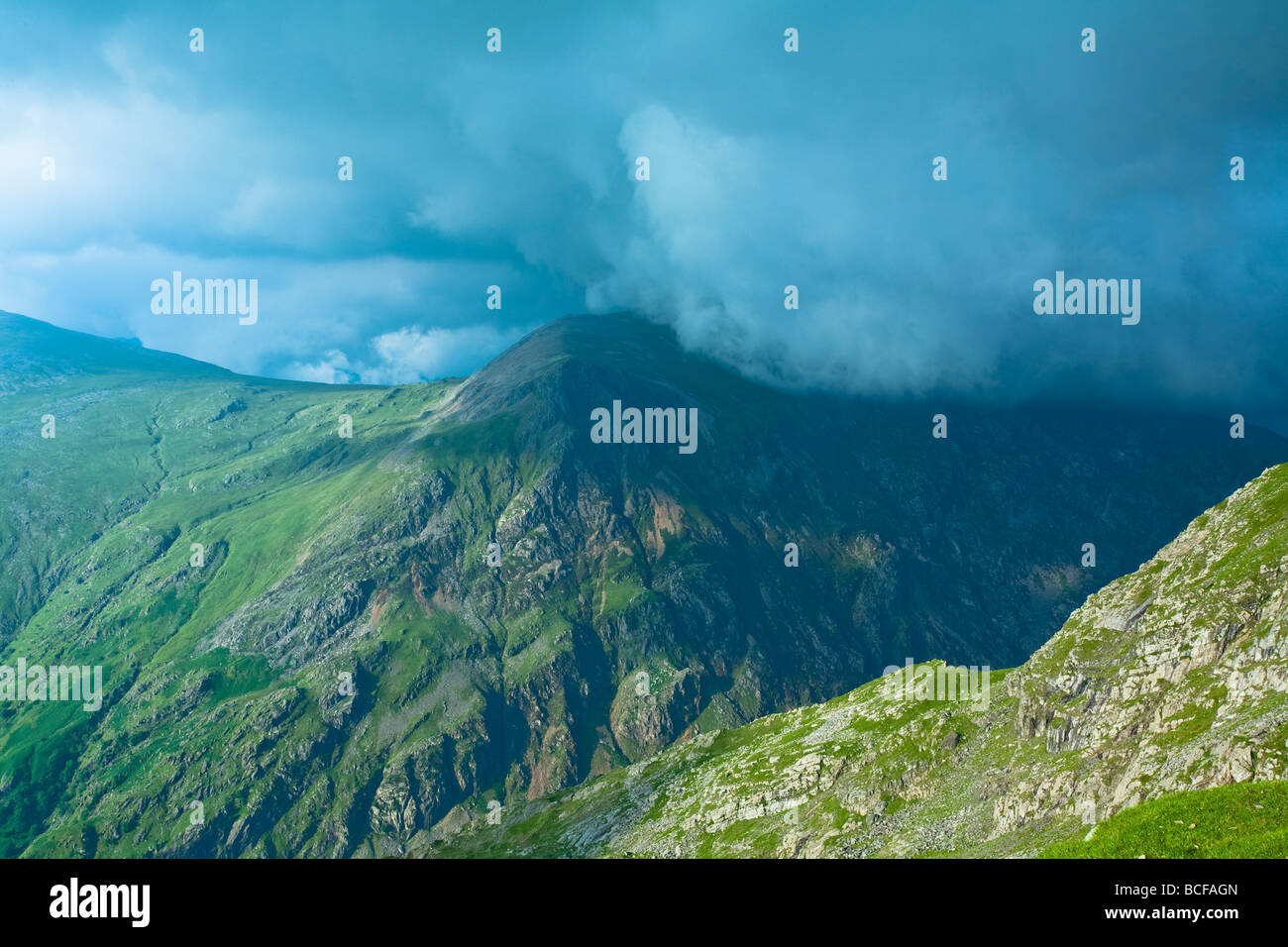 Storm clouds rolling in over Glyder Fawr taken from the Llanberis path ...