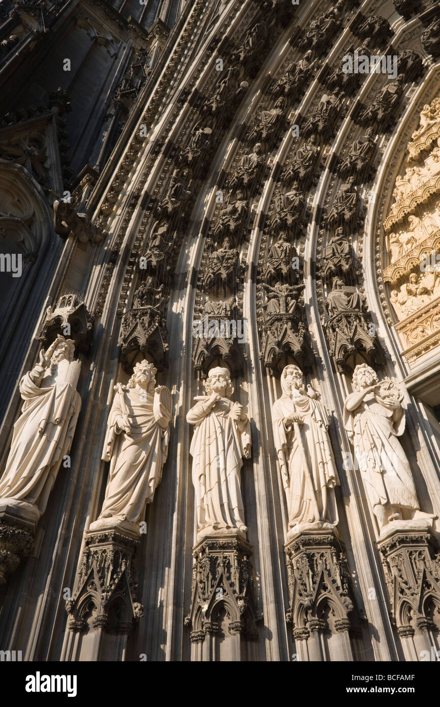 Cologne cathedral kölner dom hi-res stock photography and images - Alamy