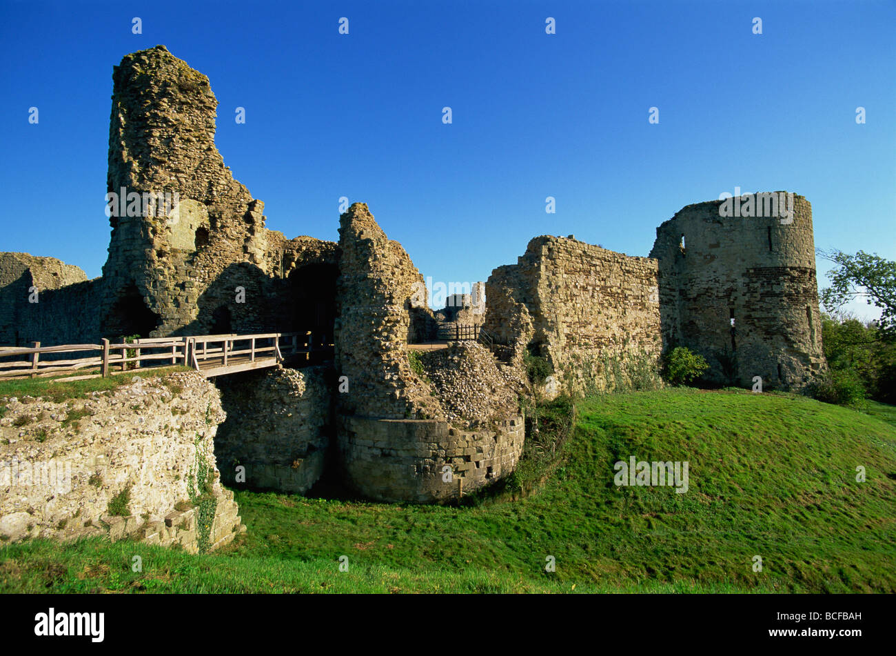 Pevensey castle england hi-res stock photography and images - Alamy