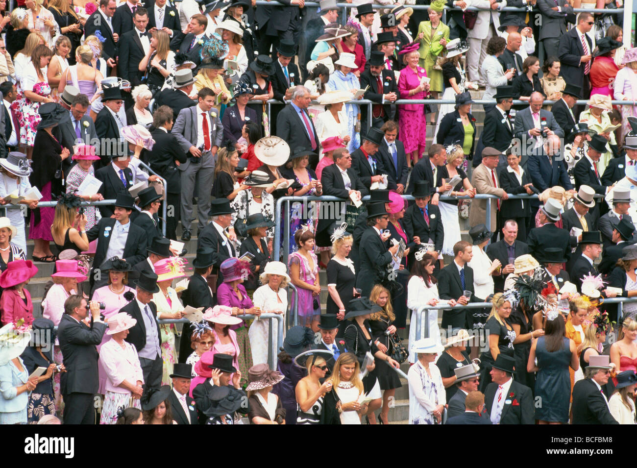England, Ascot, Crowd Scene at Royal Ascot Races Stock Photo - Alamy