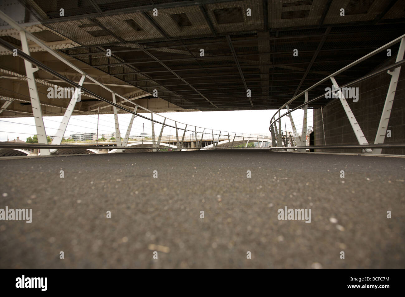A new bridge curves under queenstown road as it passes over the Thames ...