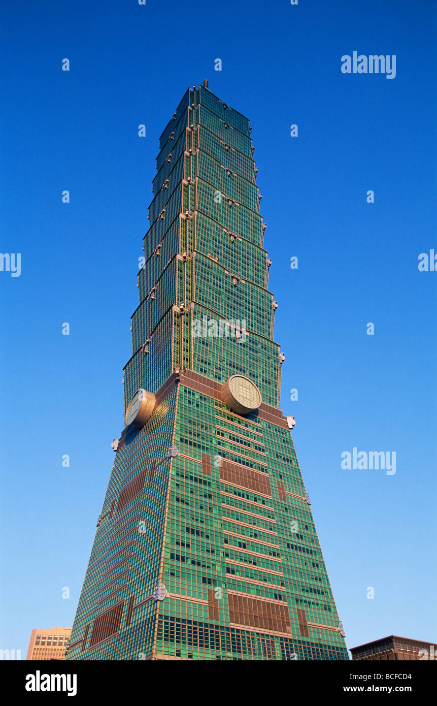 Taipei 101 skyscraper 1667 feet hi-res stock photography and images - Alamy