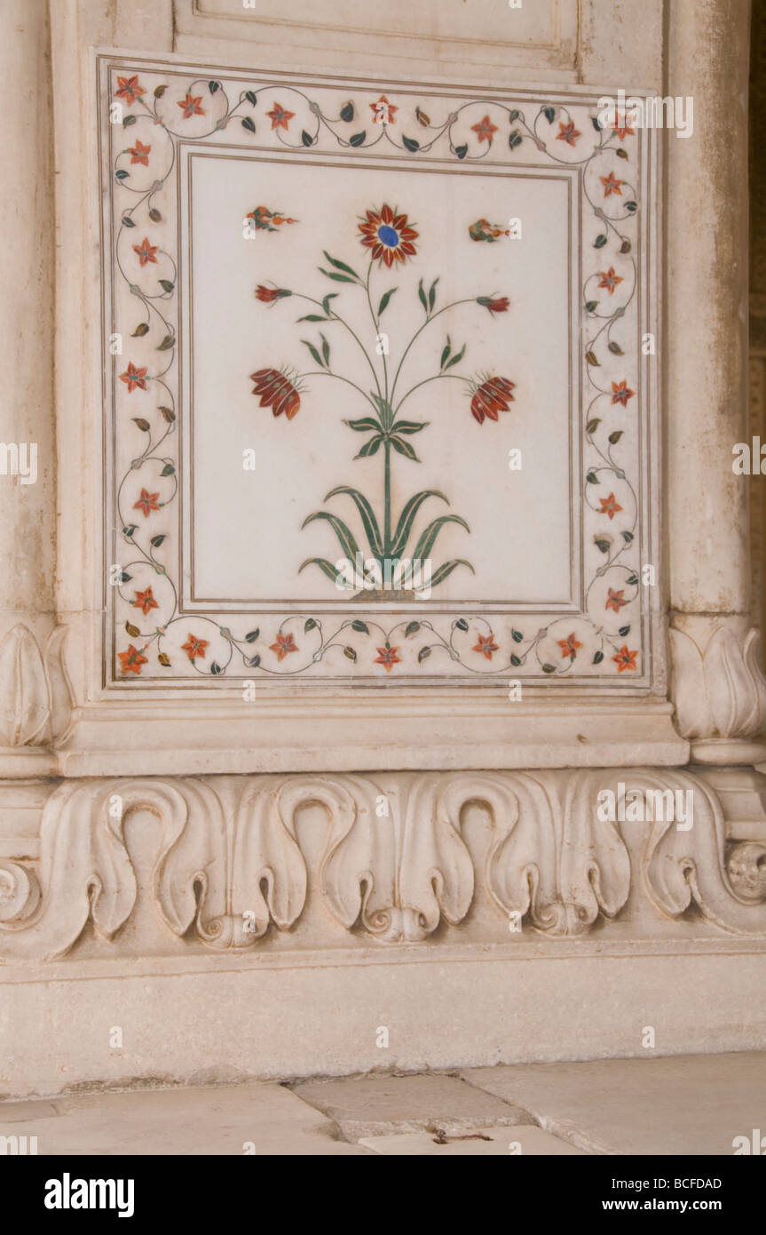 Diwan-I-Khas, Red Fort, Delhi, Inlaid Marble Columns with Floral ...
