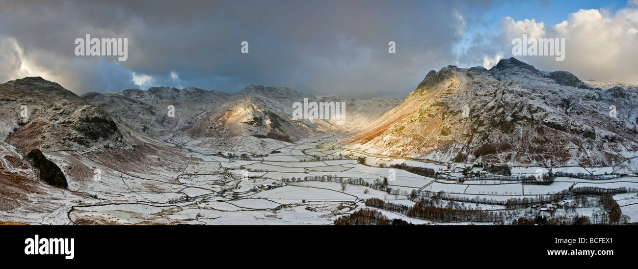 Langdale pikes landscapes hi-res stock photography and images - Alamy