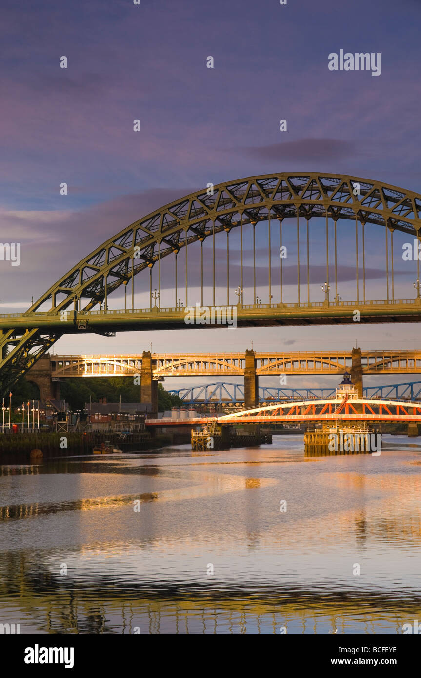 Bridges over the river tyne in newcastle hi-res stock photography and ...