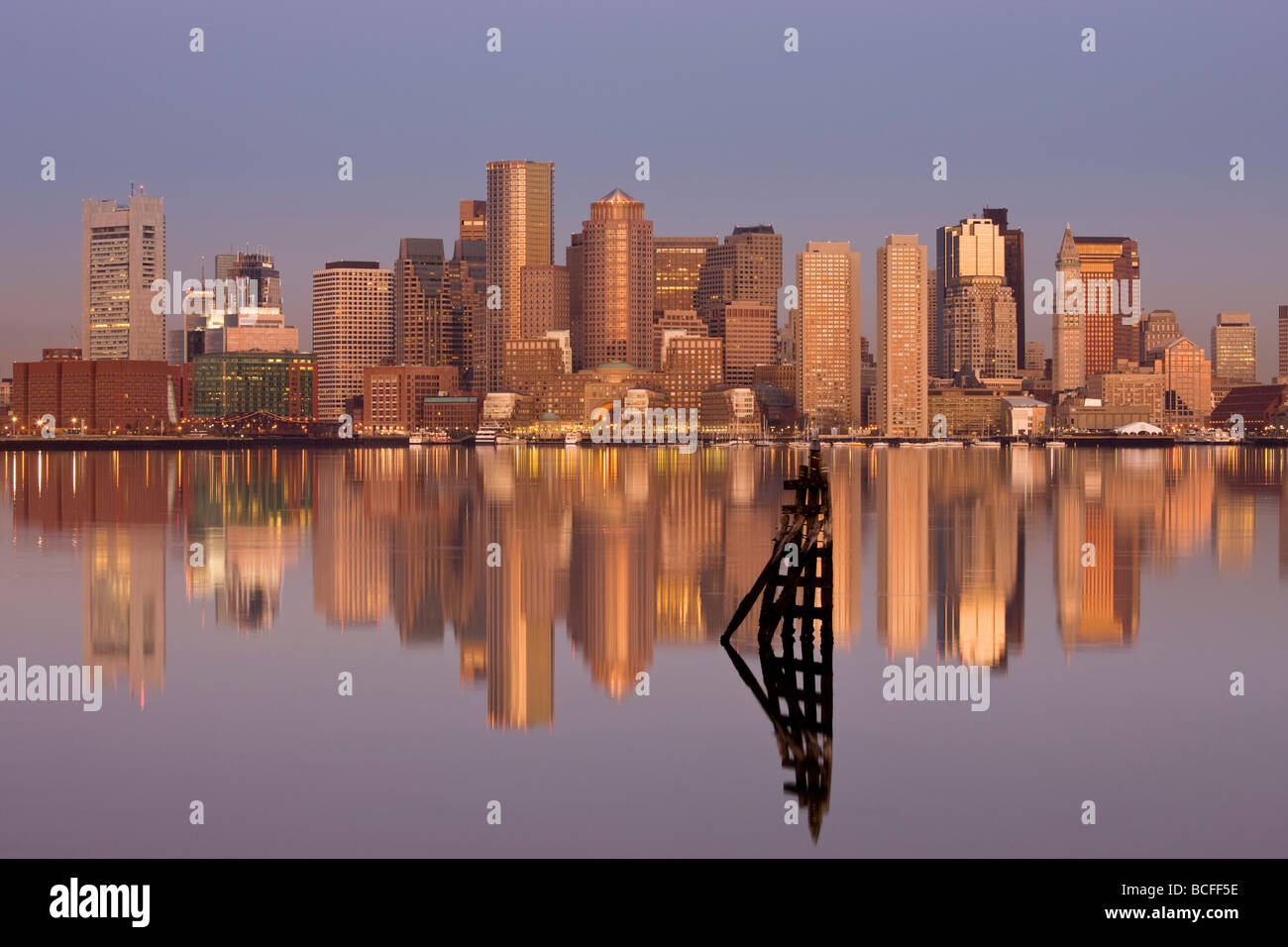 Logan airport hi-res stock photography and images - Alamy