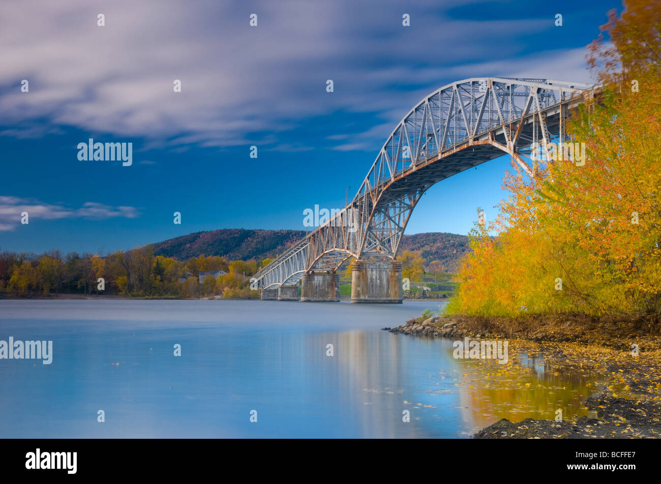 USA, Vermont, Lake Champlain, Chimney Point Bridge between Chimney ...