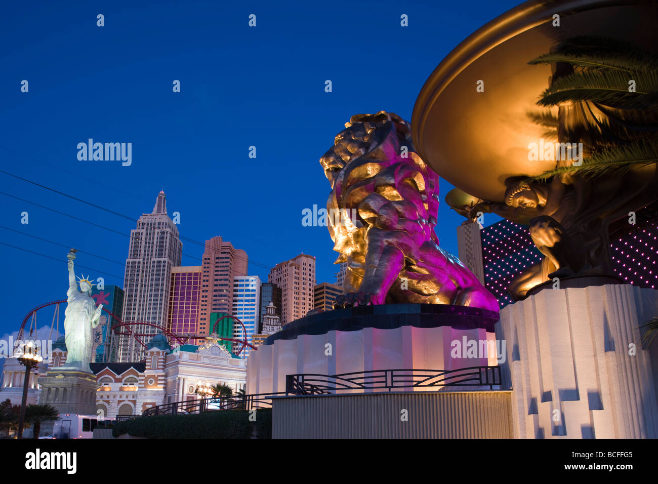 Mgm grand las vegas lion hi-res stock photography and images - Alamy