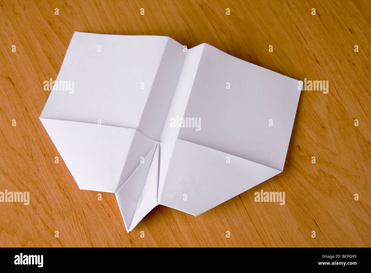 White paper plane hi-res stock photography and images - Alamy