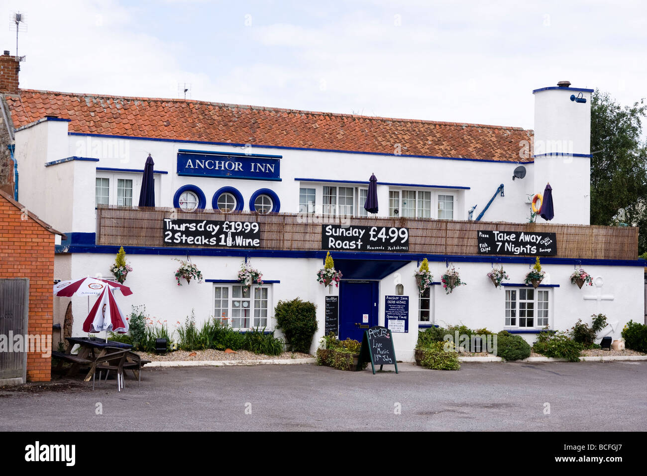 Combwich hi-res stock photography and images - Alamy