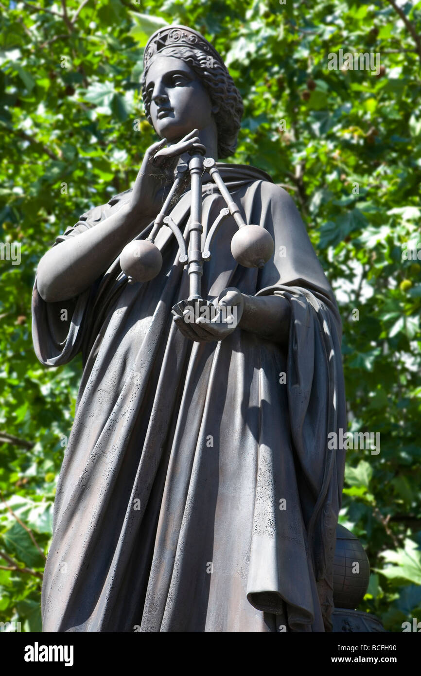 statue to science on holborn viaduct Stock Photo - Alamy