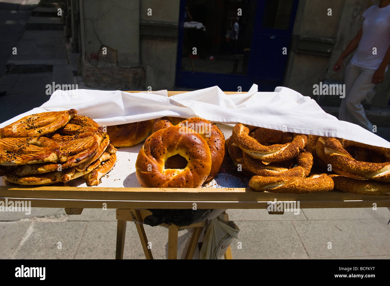 Istanbul simit stand hi-res stock photography and images - Alamy