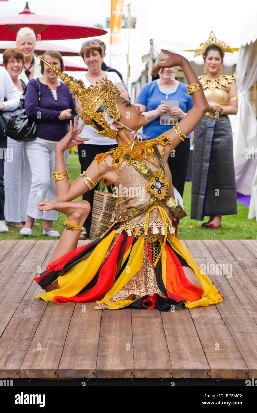 Taste of London , pretty little kid girl child Thai dancer entertains ...