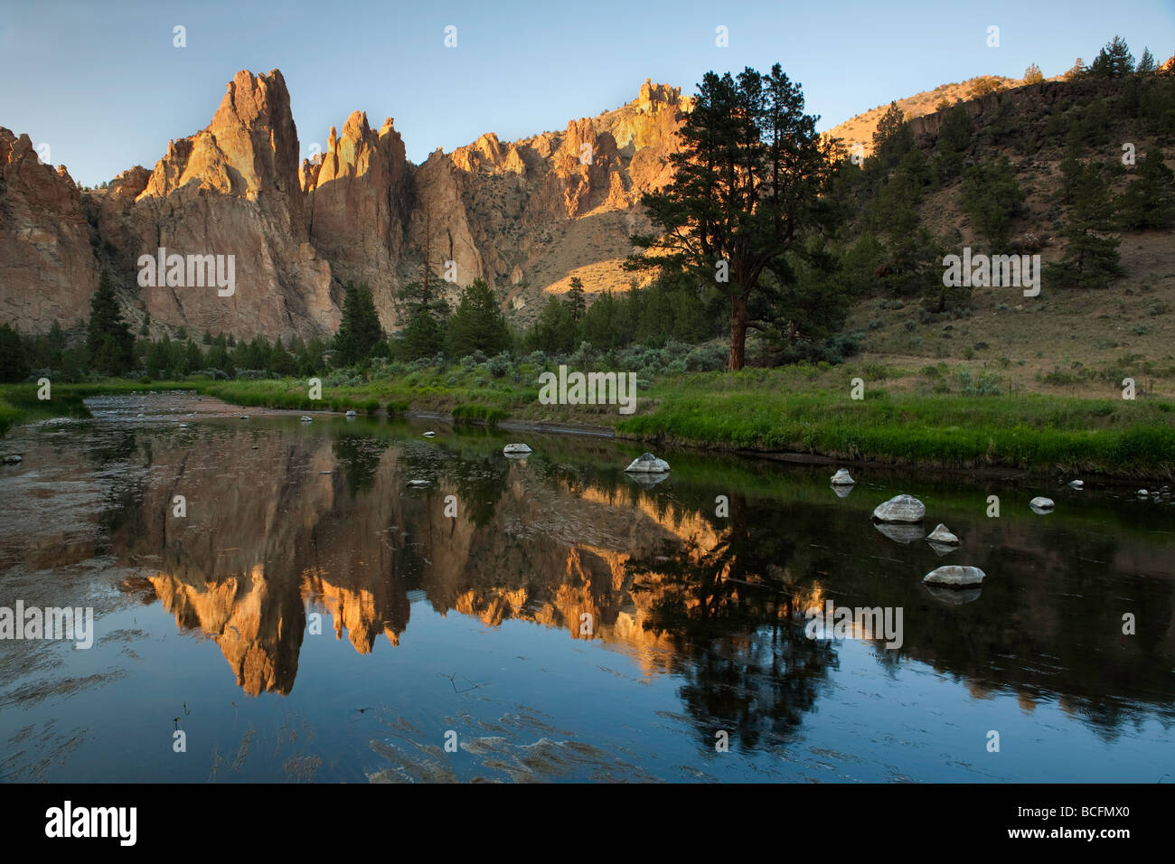 High desert rocks hi-res stock photography and images - Alamy