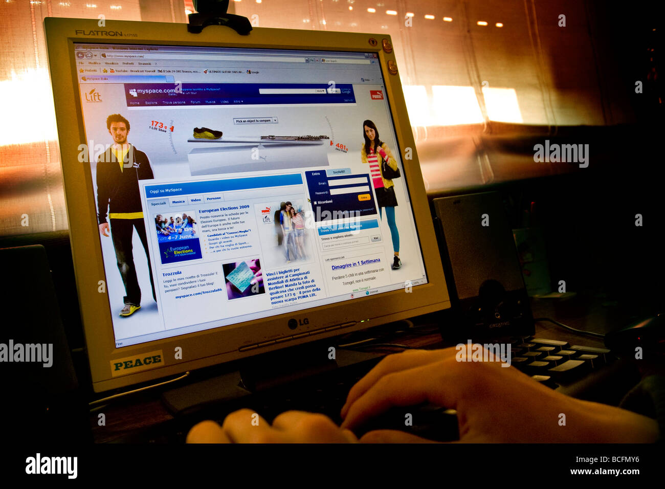 Myspace hi-res stock photography and images - Alamy