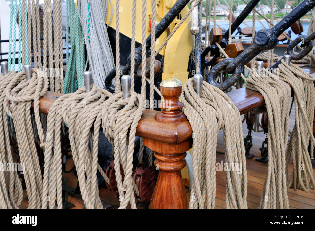 Ships rigging hi-res stock photography and images - Alamy