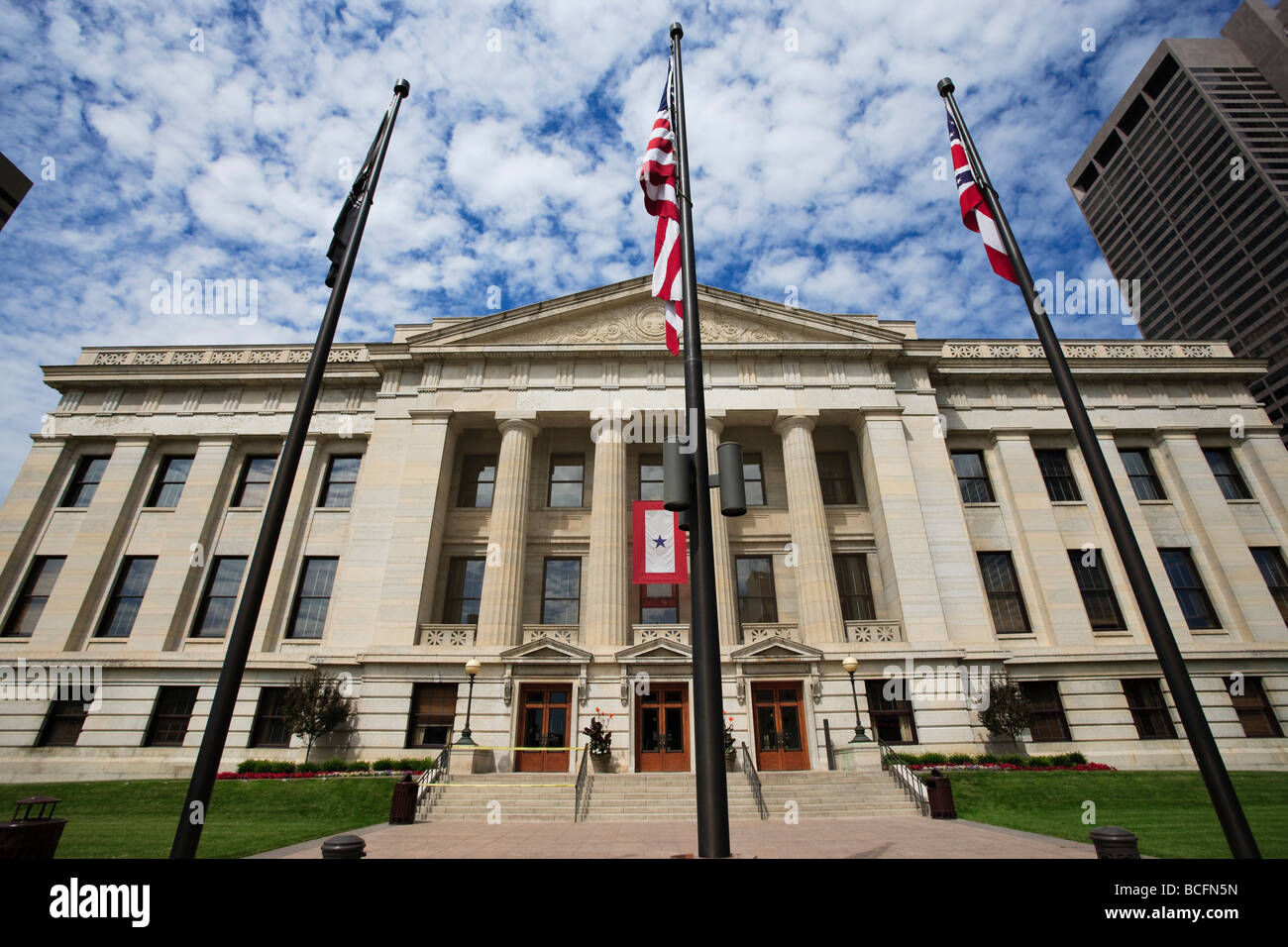 State house flags hi-res stock photography and images - Alamy