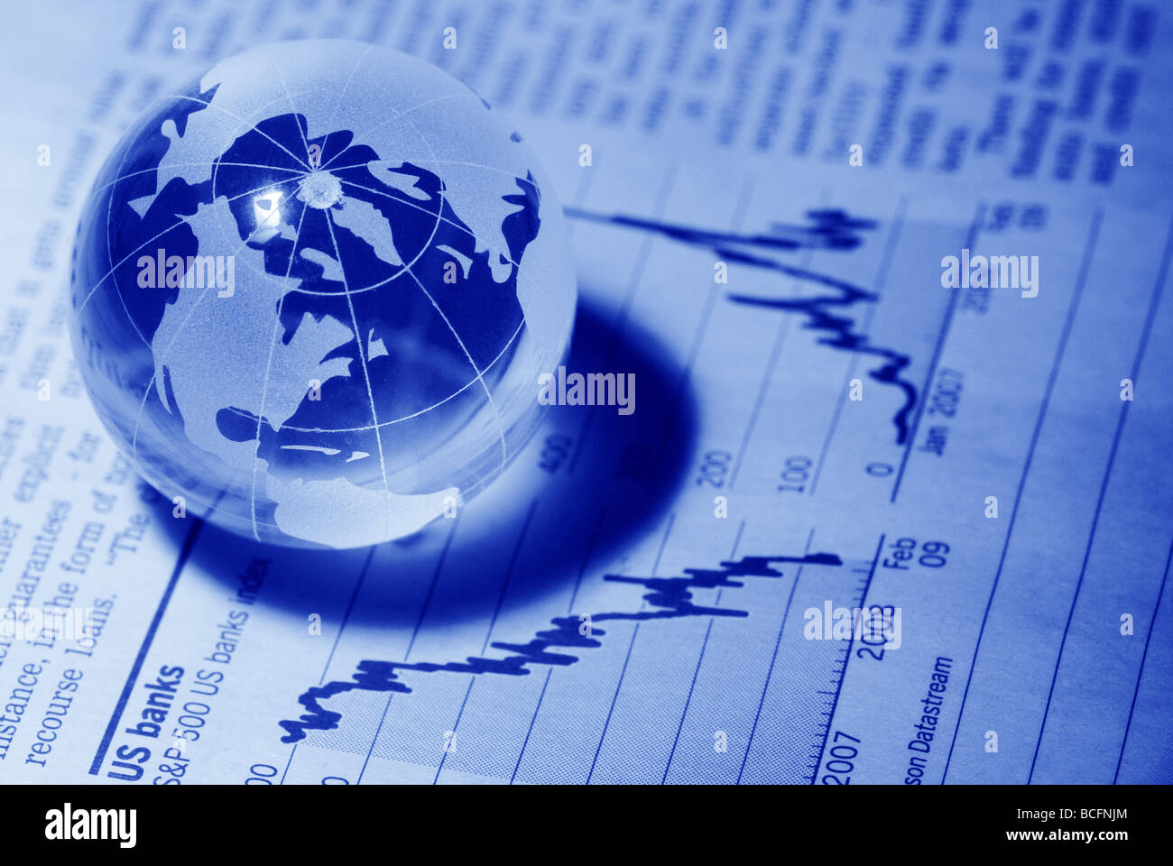 Global business graph hi-res stock photography and images - Alamy