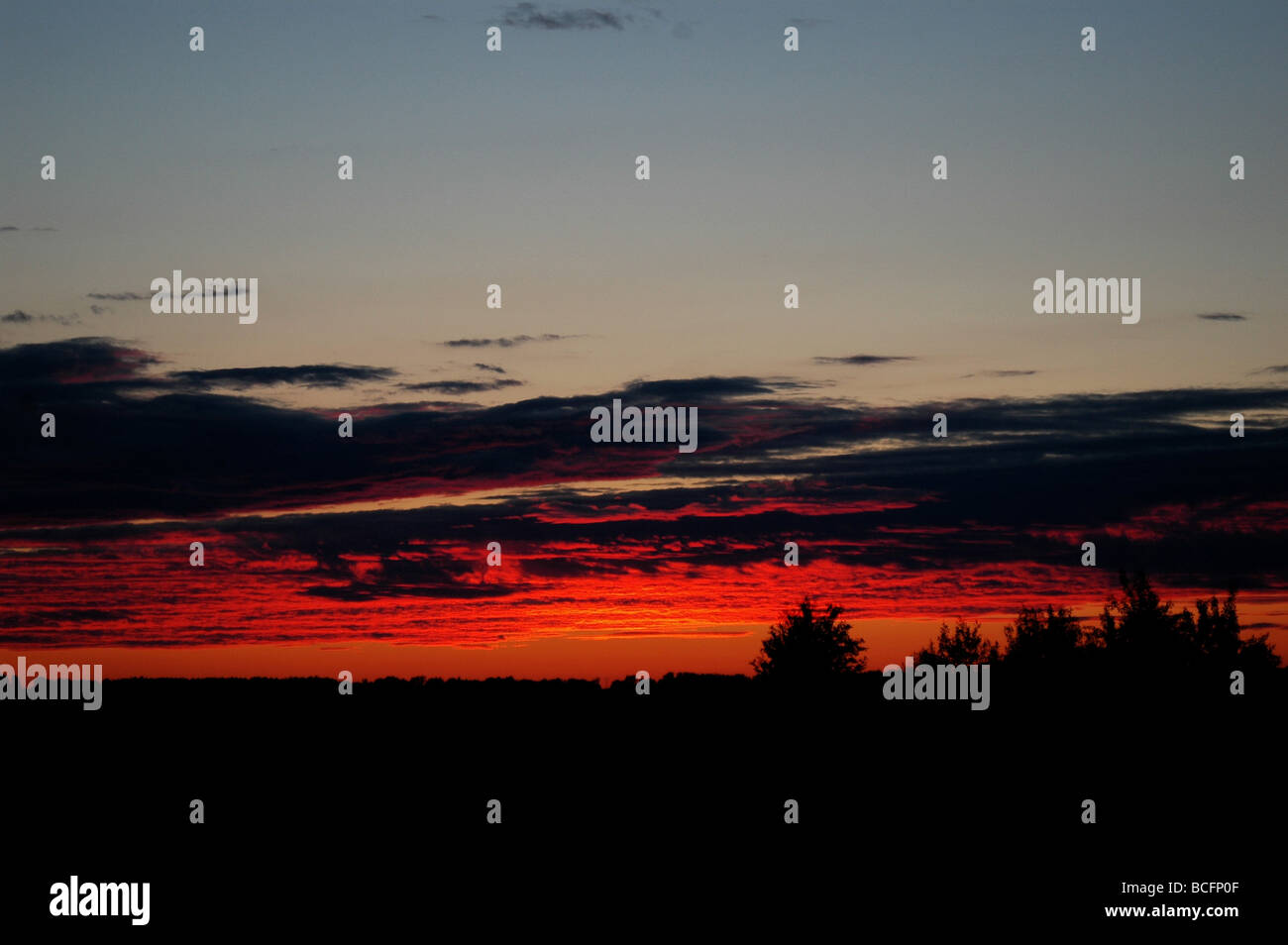 Skyline at sunset with dramatic clouds hi-res stock photography and ...