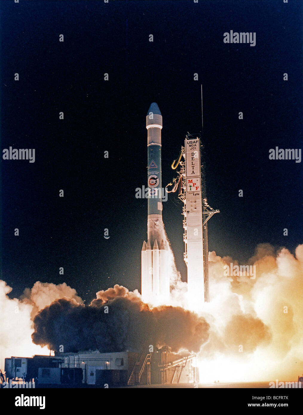 Delta Rocket launch carrying Mars Pathfinder Stock Photo - Alamy