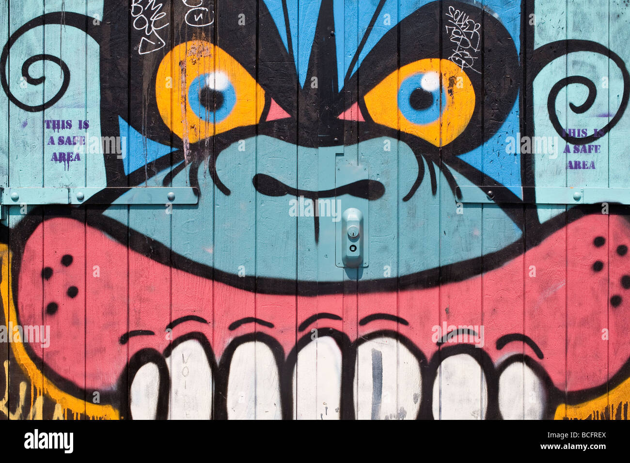 Monkey graffiti hi-res stock photography and images - Alamy