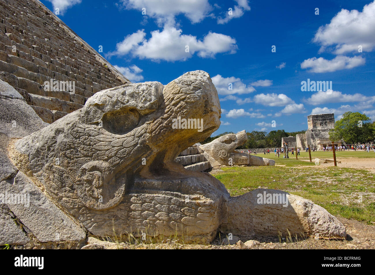 Pyramid of Kukulkan The Castle Mayan ruins of Chichen Itza Mayan ...