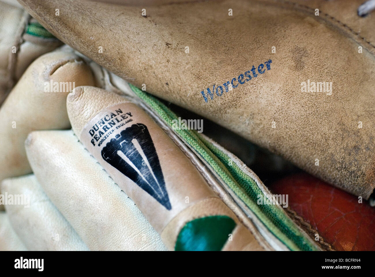 Duncan fearnley bat hi-res stock photography and images - Alamy