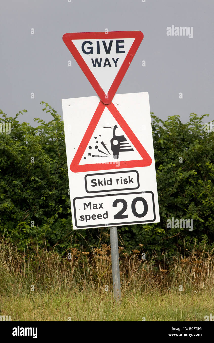 Skid risk hi-res stock photography and images - Alamy