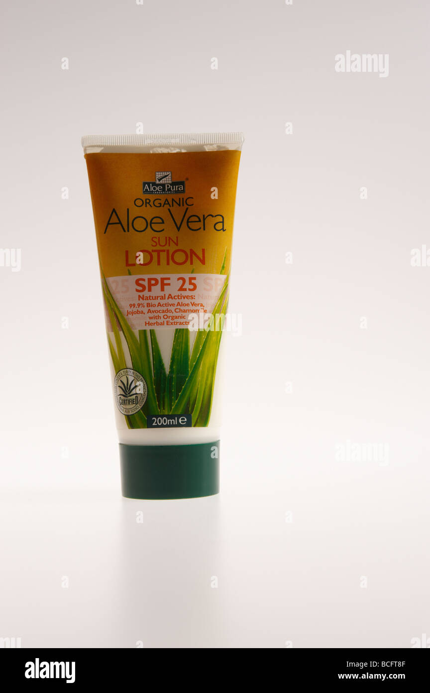 High factor suncream hi-res stock photography and images - Alamy