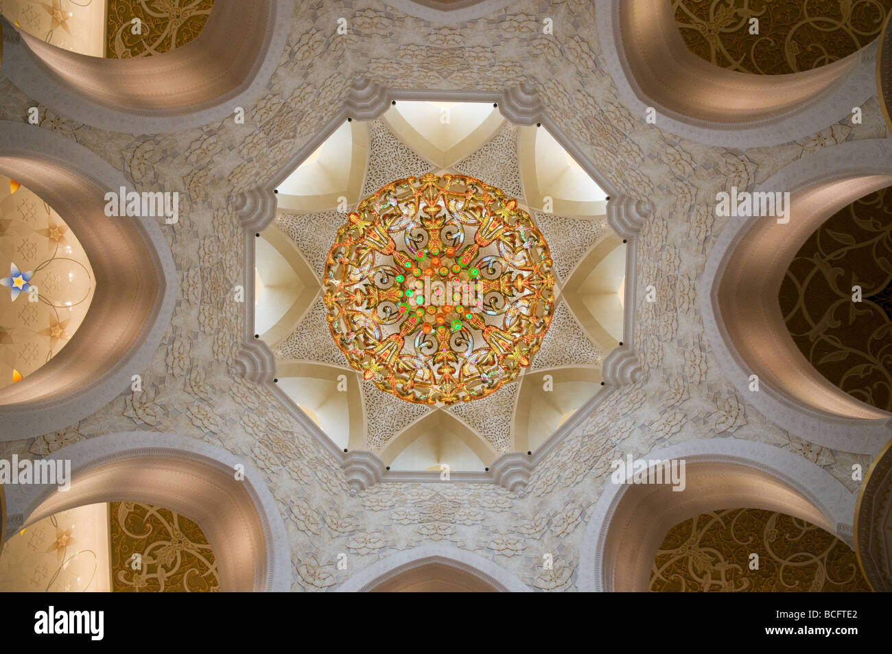 Ceiling patterns at Sheikh Zayed mosque, Abu Dhabi Stock Photo - Alamy