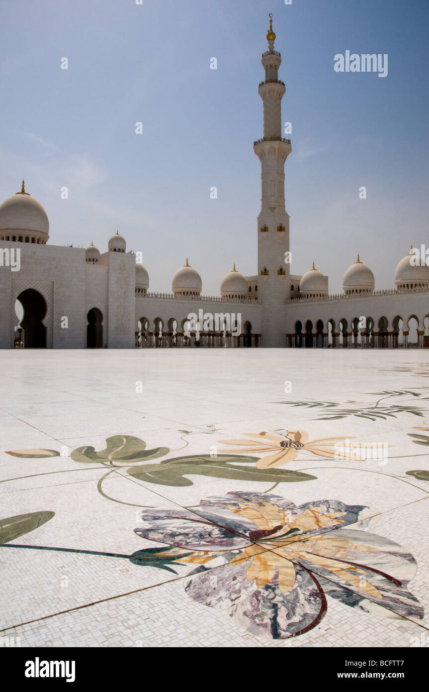 Zayed mosque abu dhabi hi-res stock photography and images - Alamy